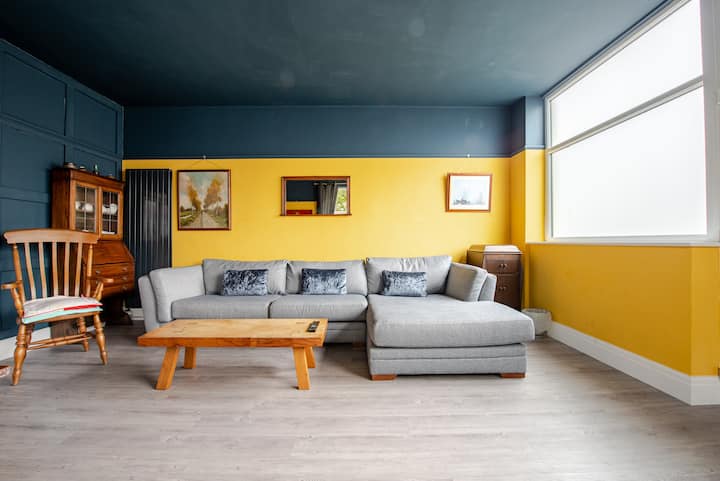 Sleeps 14 Cardiff City Centre - Cardiff
