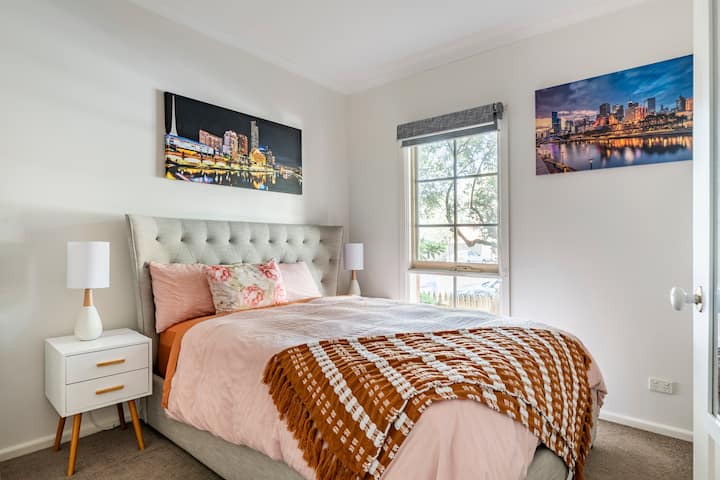 Boutique Apartment W Free Parking & Direct Access - Melbourne