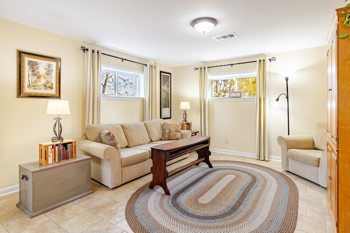 Peaceful Garden Apartment With Kitchen And Laundry - 채터누가