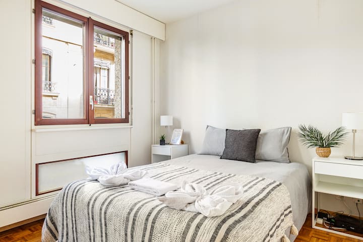 Fully Renovated And Equipped Studio Apartment! - Ginebra