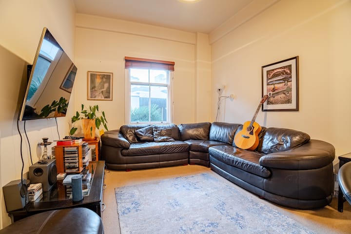 Heritage Hospitality With Whisky/antiques - Auckland