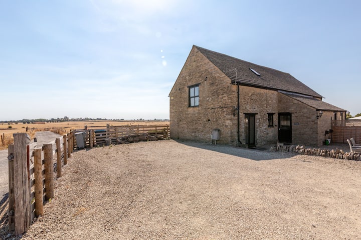Quiet Cotswold Country Escape With Private Parking - Burford