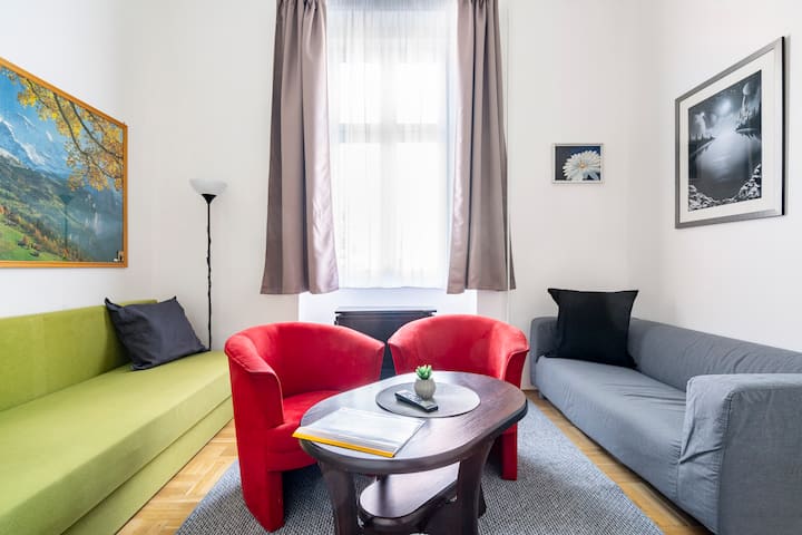 Budapest Emerald Eclectic 3 Bdr Parkside Apt W/ac - Budapest