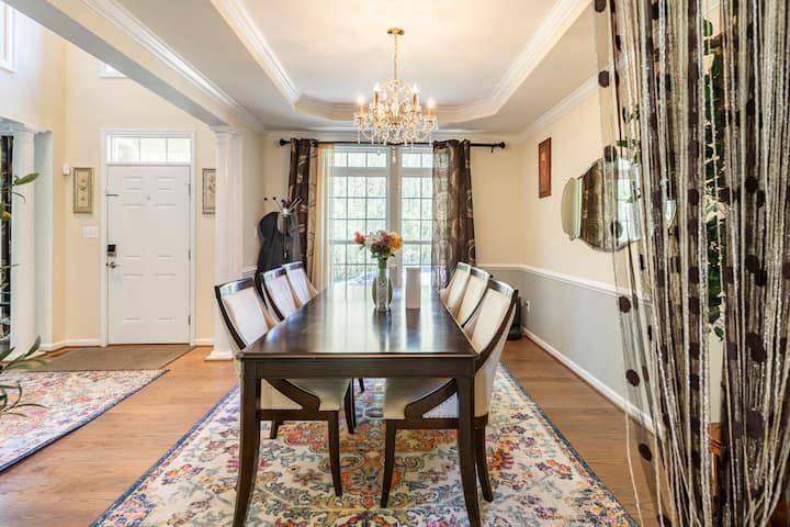 Beautifully Designed Master Bedroom Suite - Herndon, VA