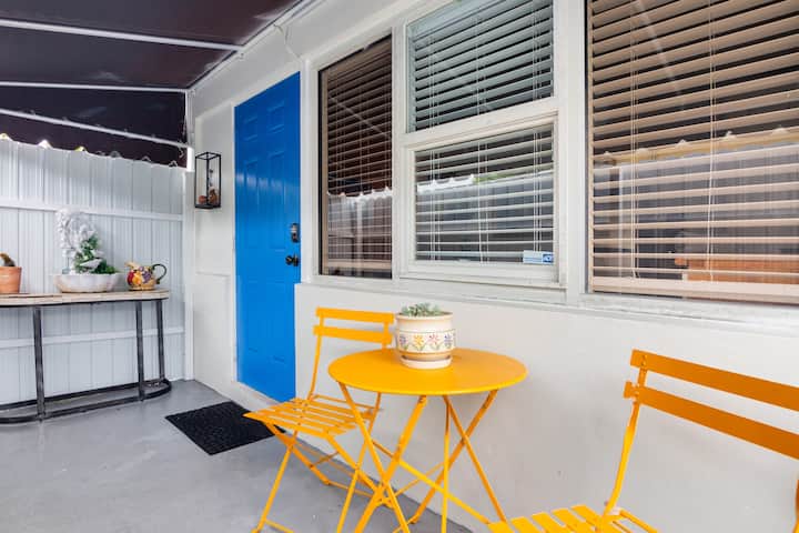 Sleeps 3, Casa Tropical In Miami - Miami