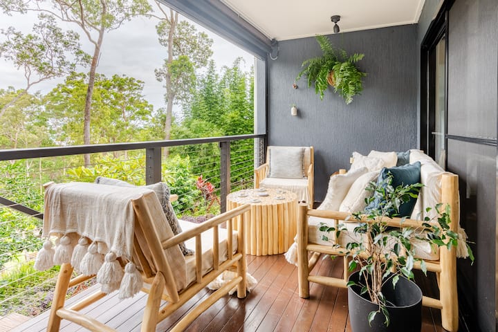 Scenic Stay W/ Fire Pit & Hot Tub | Beach - 10 Min - Yandina