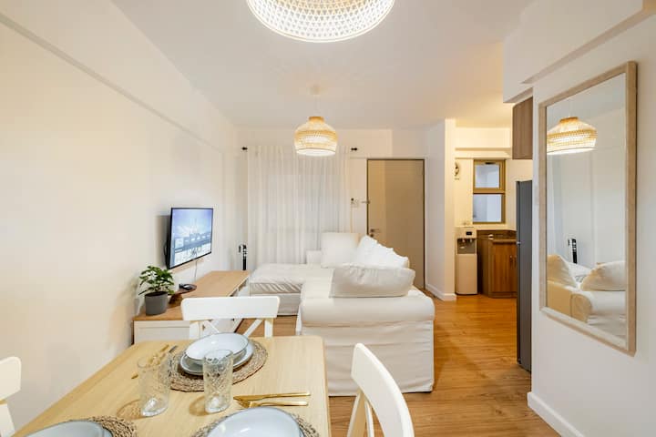 Coastal Inspired 2br Condo I Fast Wi-fi - Taguig