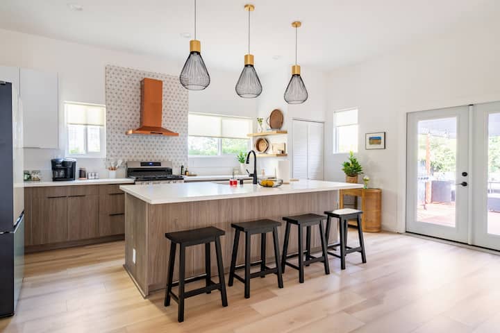 Charming Mid-city Oasis With Hot Tub | La'loha - Los Angeles, CA