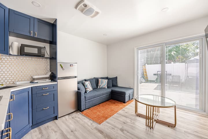 West Haven 
Private 1 Bedroom Apartment - Union City, NJ