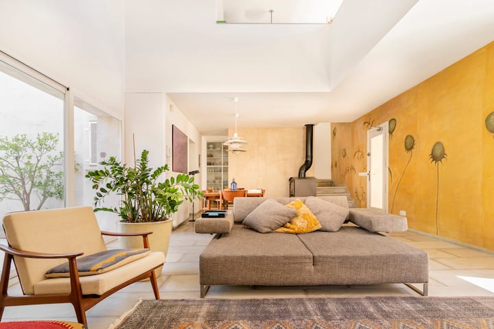 Between Orange Trees And Mountains - Benicàssim