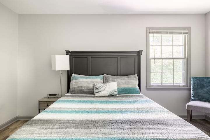 Nashville Teal Door - Hendersonville, TN