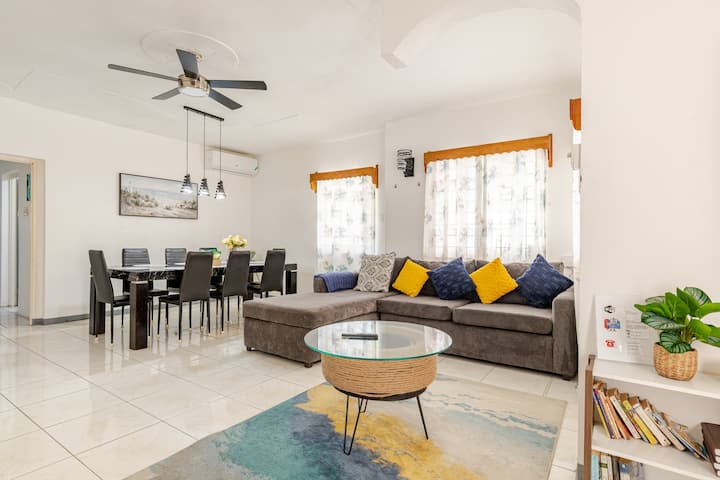 Spacious Family Oasis, Near Drax Hall Mall - Jamaica