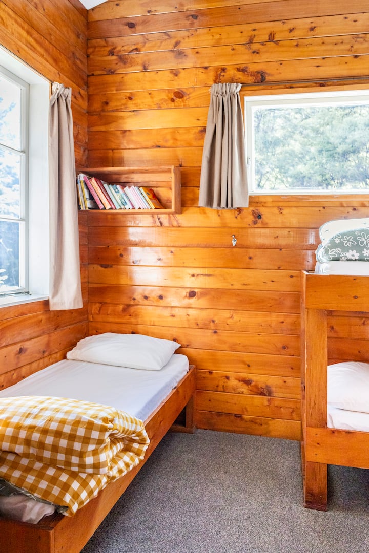 Off-grid Eco Cabin 2 Bush Retreat With Waterfalls - Coromandel