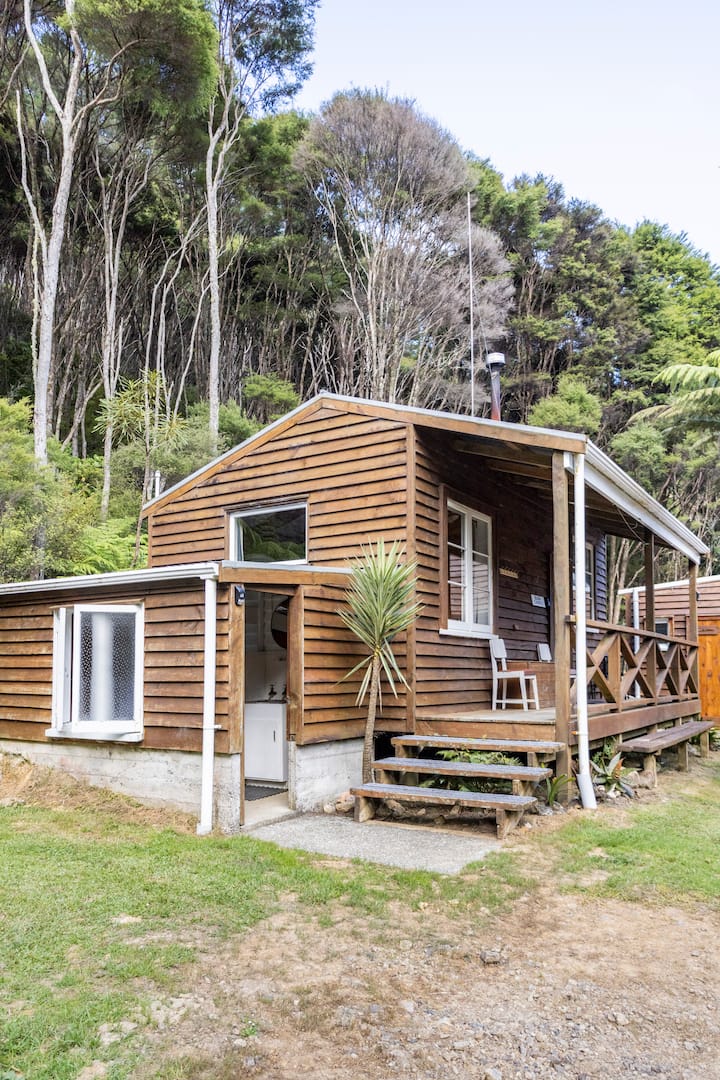 Off-grid Bush Cabin 2 | Creek, Fire & Waterfalls - Coromandel