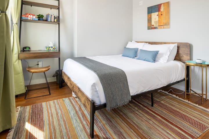 Prime Otr, Lux Queen Bed, 50in Tv, Free Light Rail - Covington, KY