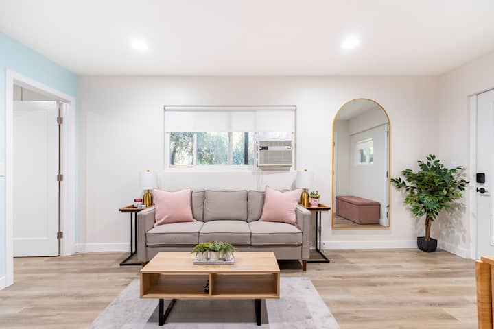 Modern 2bd, Outdoor Living, Heart Of Sd & Beaches - San Diego, CA