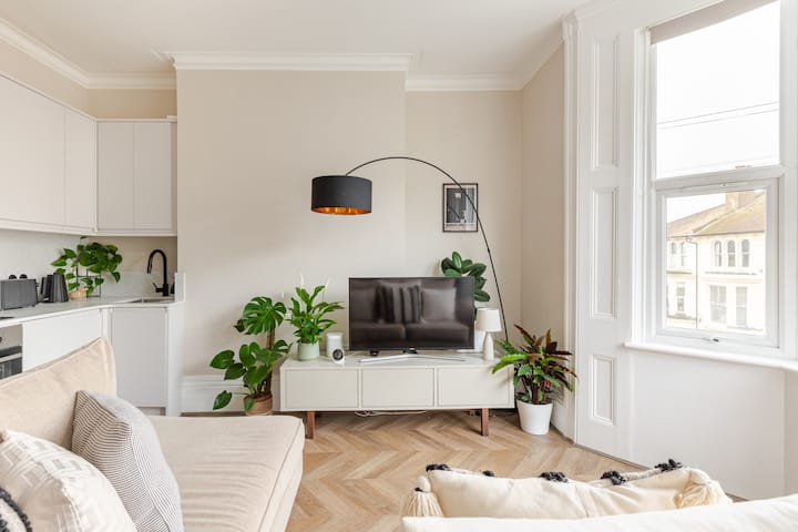 Fantastic Location Stylish Flat - Brighton