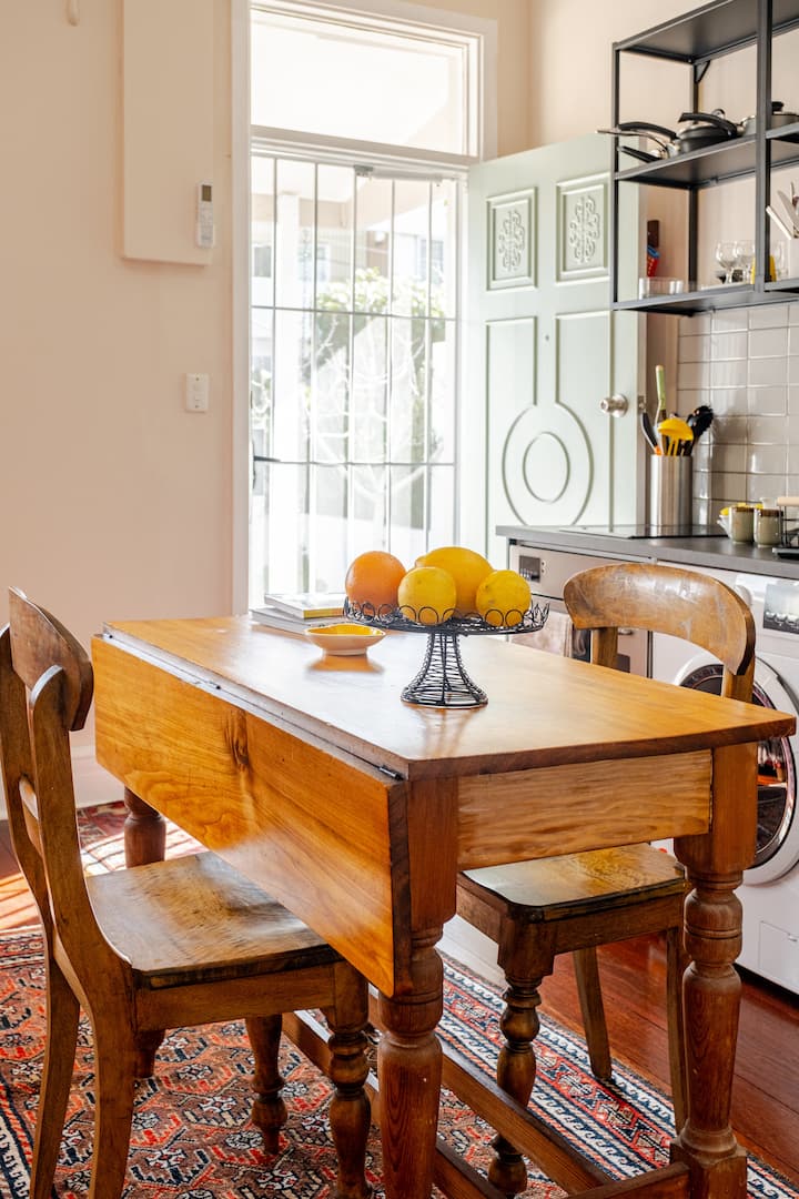 West End Cottage Reno’d Historic 1brm With Veranda - Stirling