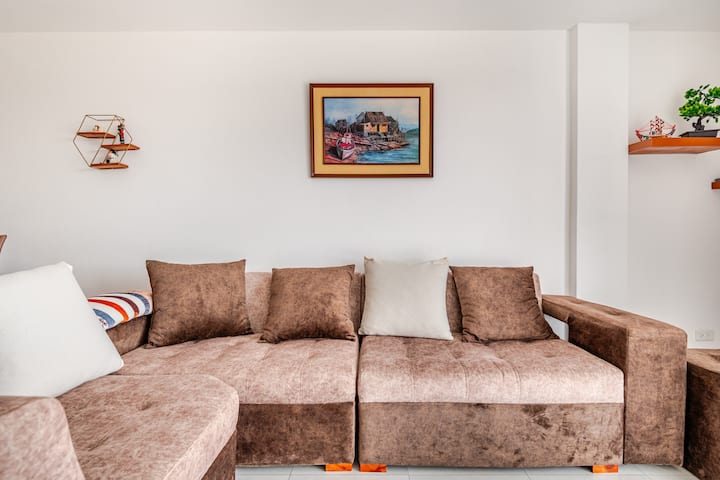 Quito Retreat W/ Fast Wifi + Parking Near Old Town - Quito