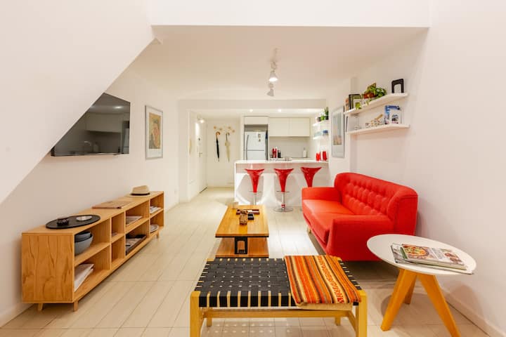 Sophisticated 2-person Duplex With Historic Flair - Recoleta