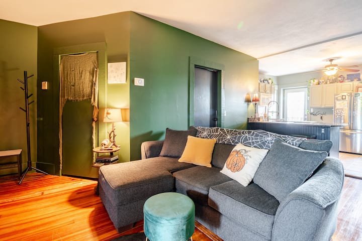 Witchy Condo On The Wharf - Salem, MA