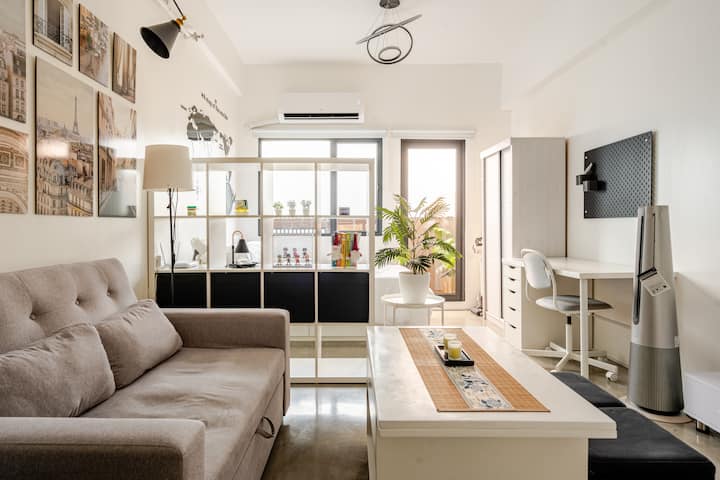 Minimalist Condo Araneta Cubao - Quezon City