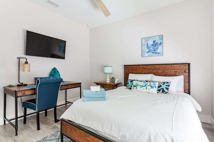 Gator Getaway-spacious 4/2-walk To Uf! - Gainesville, FL