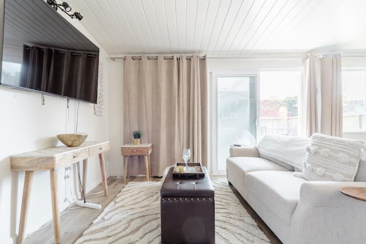 Chic 1 Bedroom Apartment W/ Comfy King Bed - El Cerrito, CA