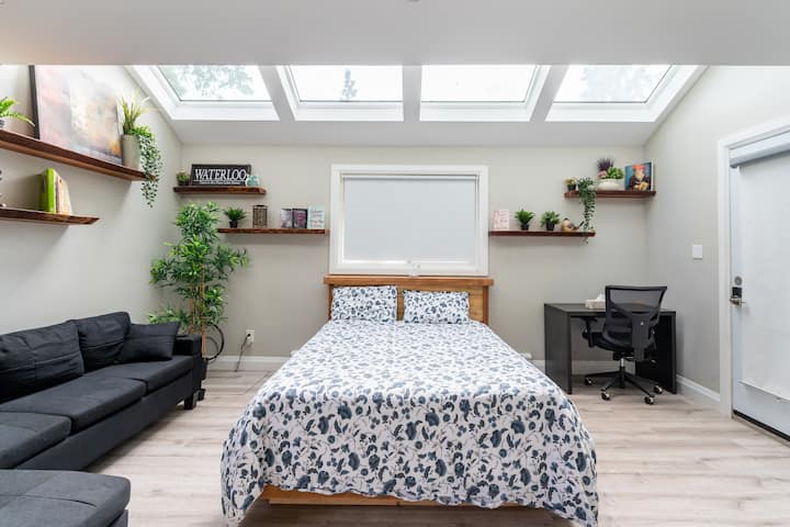 Single Bachelor Unit En-suite In Waterloo - Waterloo