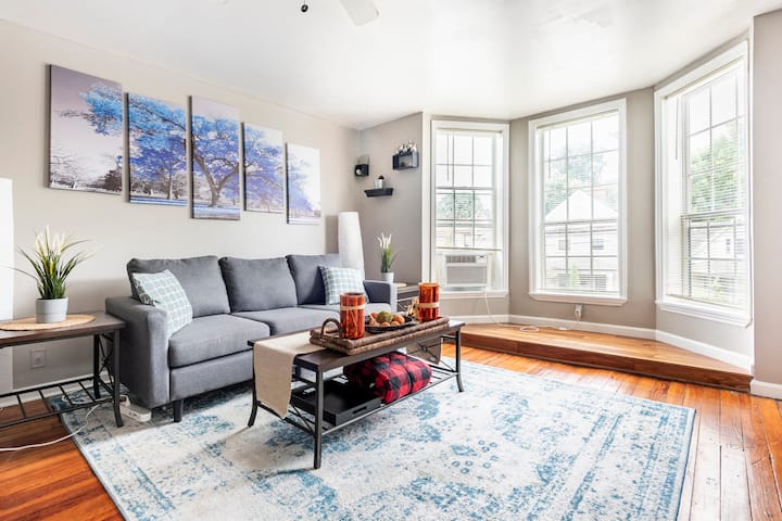 Spacious 2-bd Flat Near Local Gems - Louisville, KY