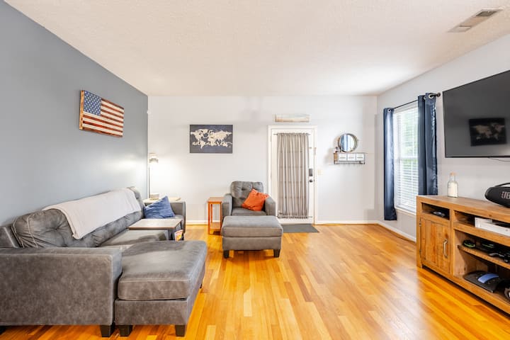 Auburn 2br: Touchdown Getaway! - Auburn, AL
