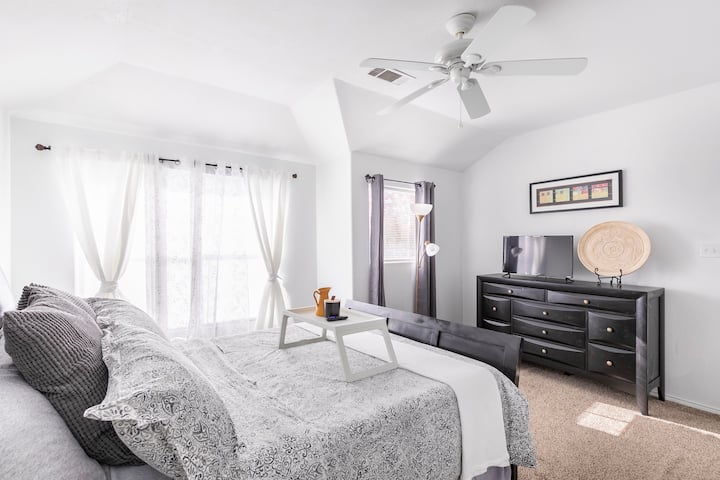 Comfortable 4br Near At&t Stadium & Globe Life - Grand Prairie, TX