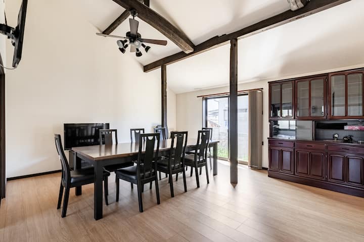 Modern Japanese House, With Big Family & Friends - Matsuyama