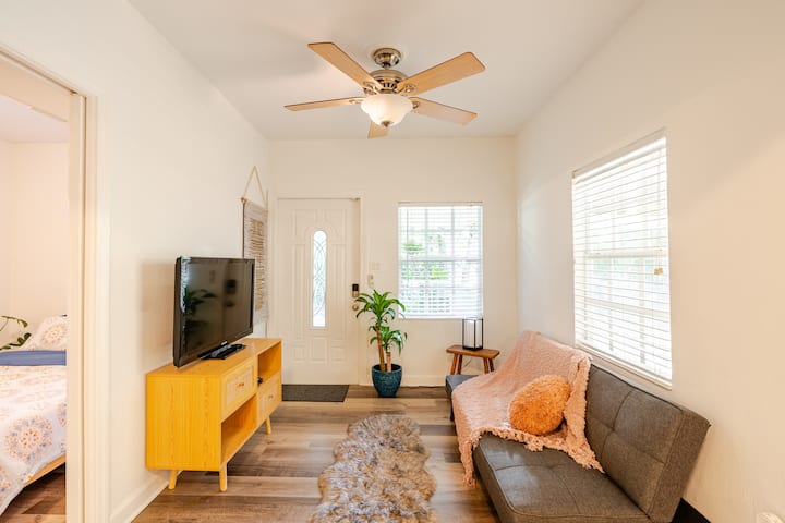 Tropical Oasis Bungalow - Miami Shores, FL