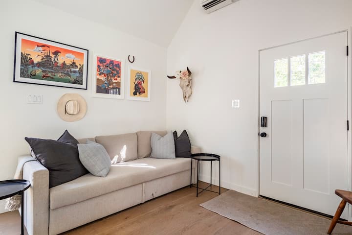 Atx Tiny Home | Walk To Ut, Moody & Food On Manor - Austin, TX