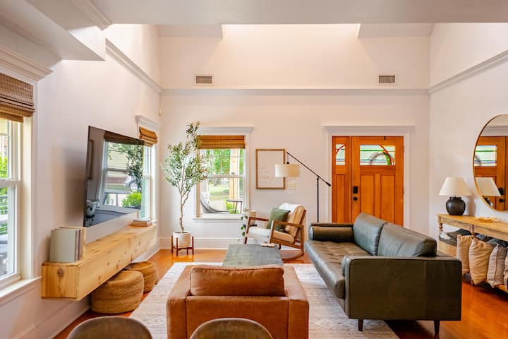 Swanky Downtown Home W/theatre & Terrace - Little Rock, AR