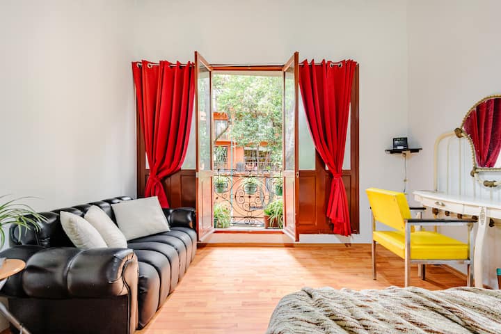 Modern Neoclassical 1br Apartment W Balcony & Wifi - Mexico City