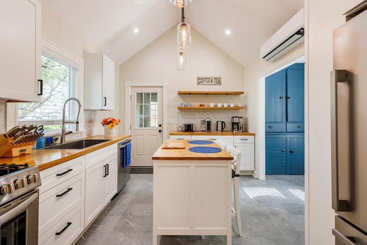 Wine Country Cottage - Dundee