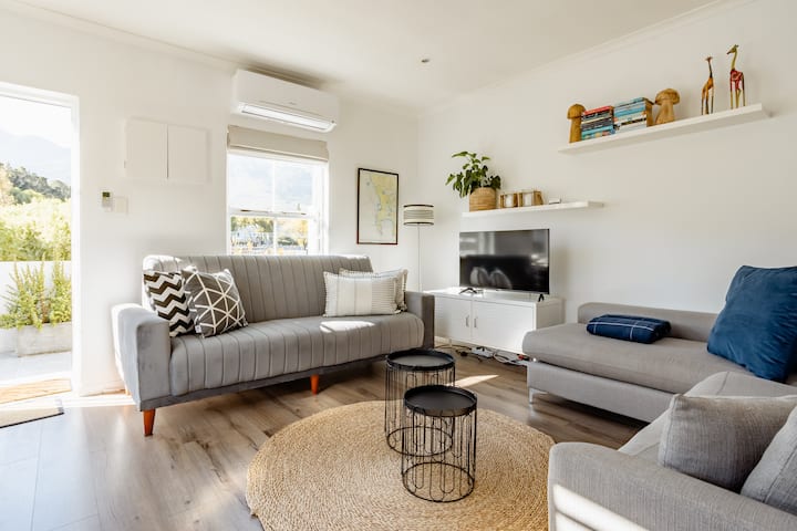 Tram View Hideaway - Franschhoek