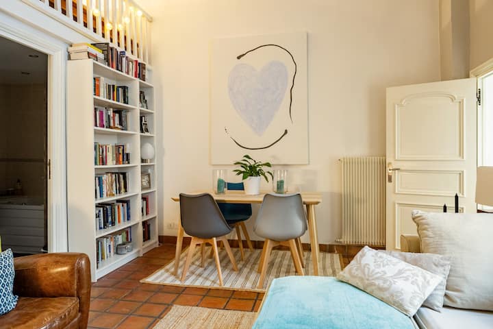 Charming Apartment In The Marais - Belleville, France