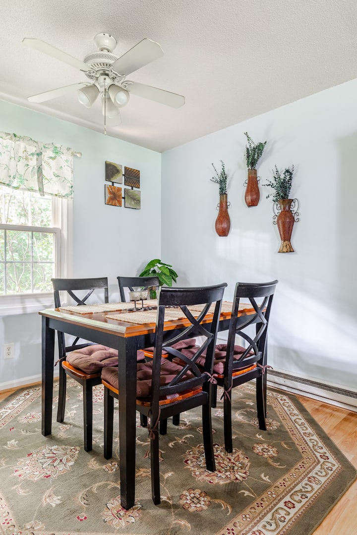 S. Burlington, Vt Townhouse Rm#1 ($46/night) - Burlington, VT