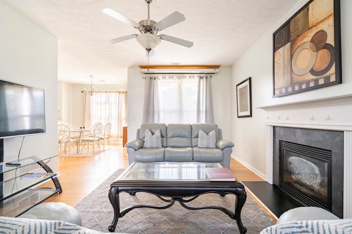 King Bed-perfect 4 Exec & Relocation Downtoŵn Area - Douglasville, GA