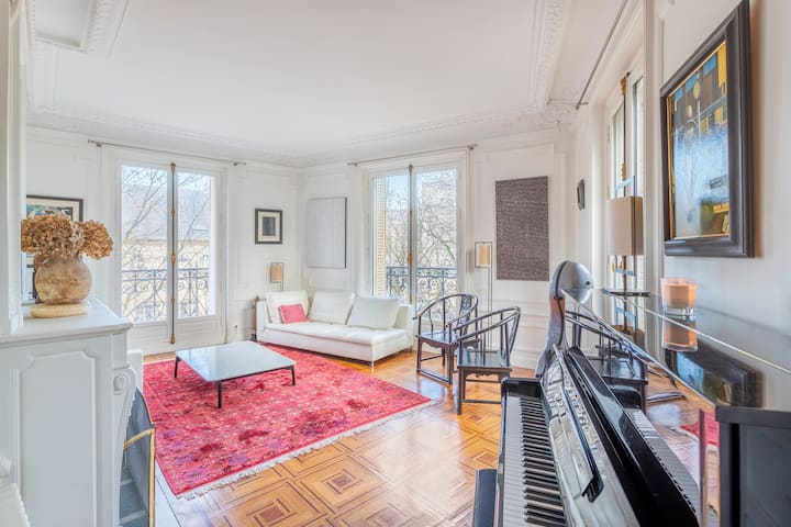 Large 3 Bedrooms With Balcony - Paris