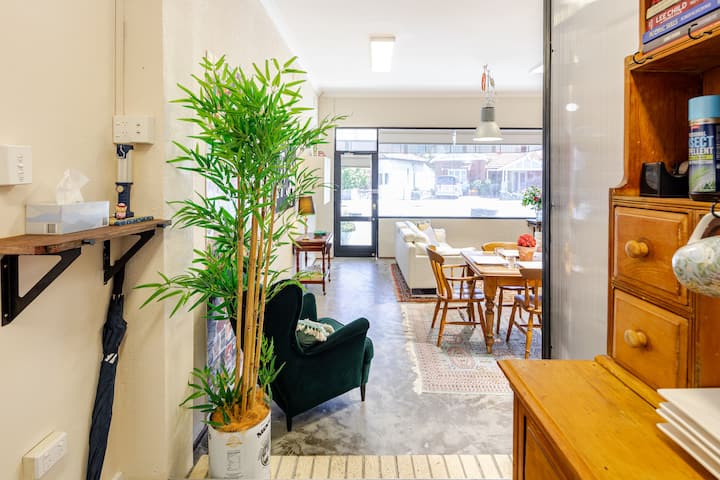 The Old Deli 1brm Unique Shop/apartment Conversion - Perth