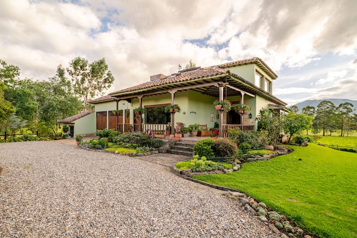 Finca La Lomita Great Views Near The City. - La Calera