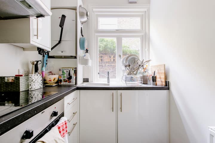 Large Peaceful Room - Fulham