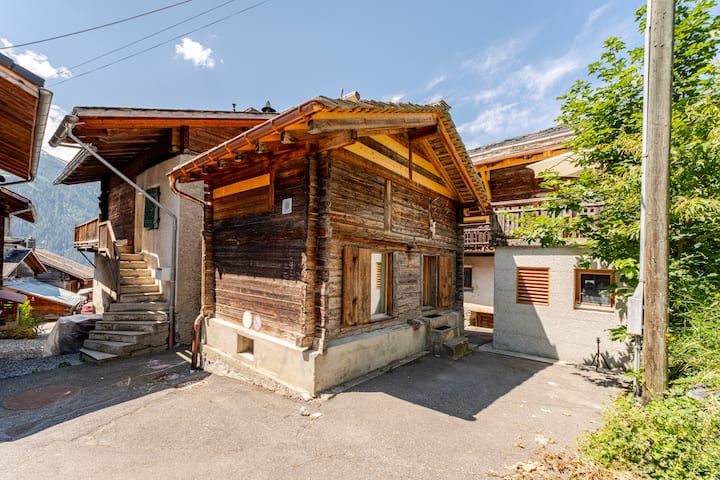 Le Petit Chalet In Sarreyer - Verbier
