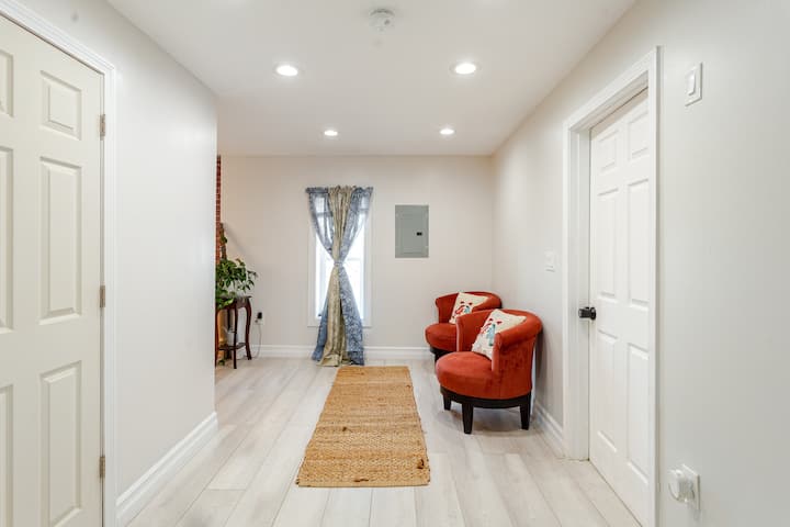 Luxurious Room In Fall River Stay - Fall River, MA