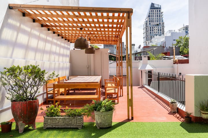 Somoshost - Best Terrace, Beautiful Art Decó House - Buenos Aires