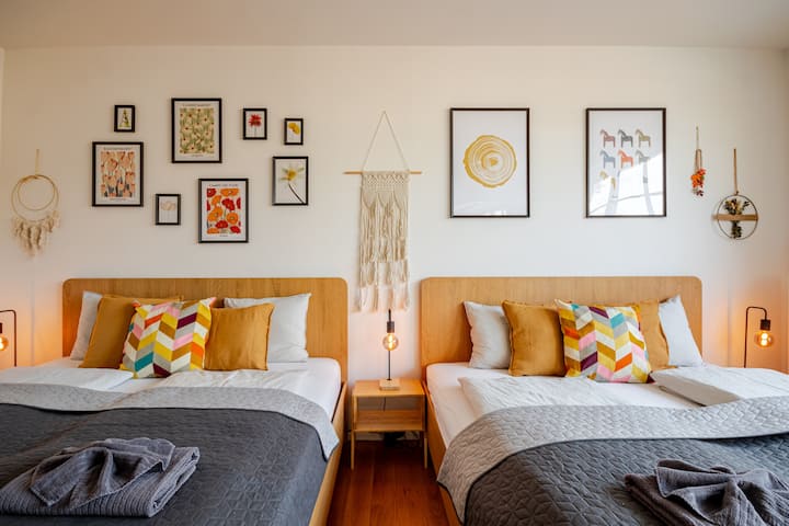 Contemporary Sunny Scandinavian Apt W. Ac &Balcony - Prague